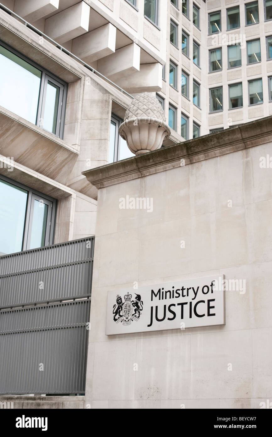 Ministry of justice building london hi-res stock photography and images ...