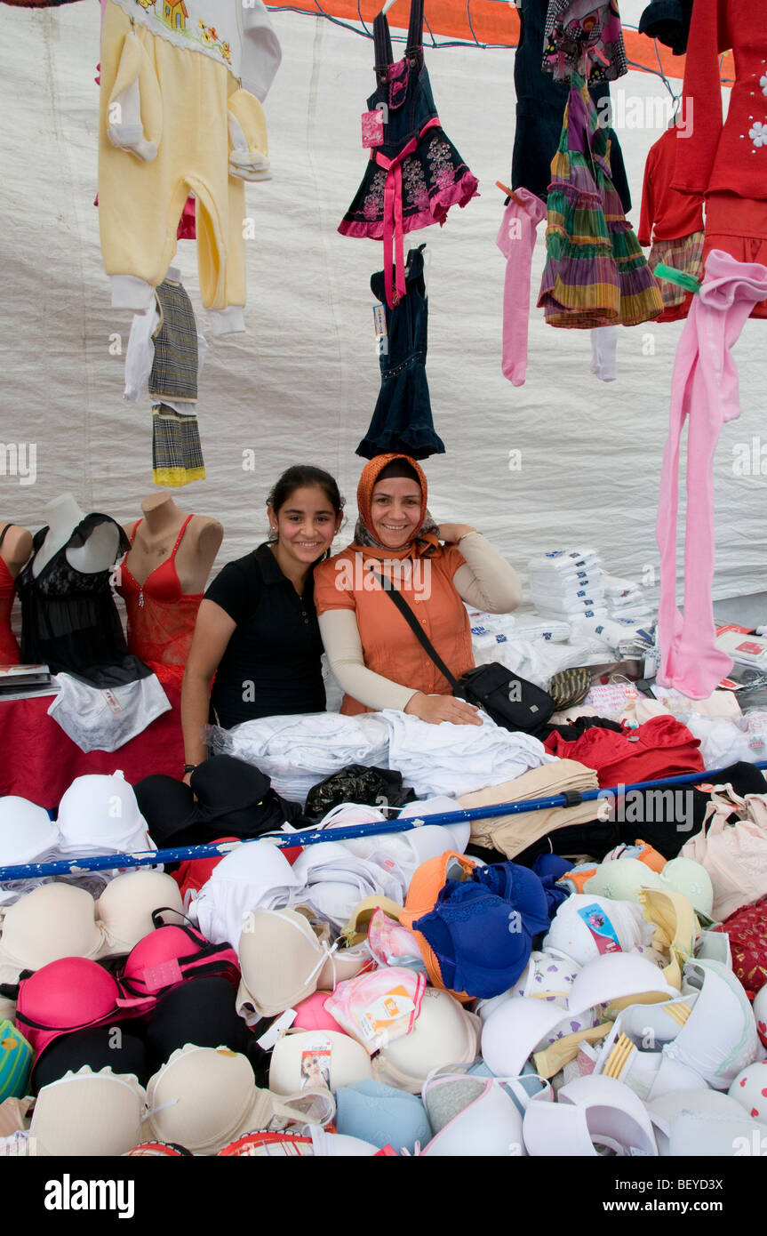 Female bra shopping hi-res stock photography and images - Alamy