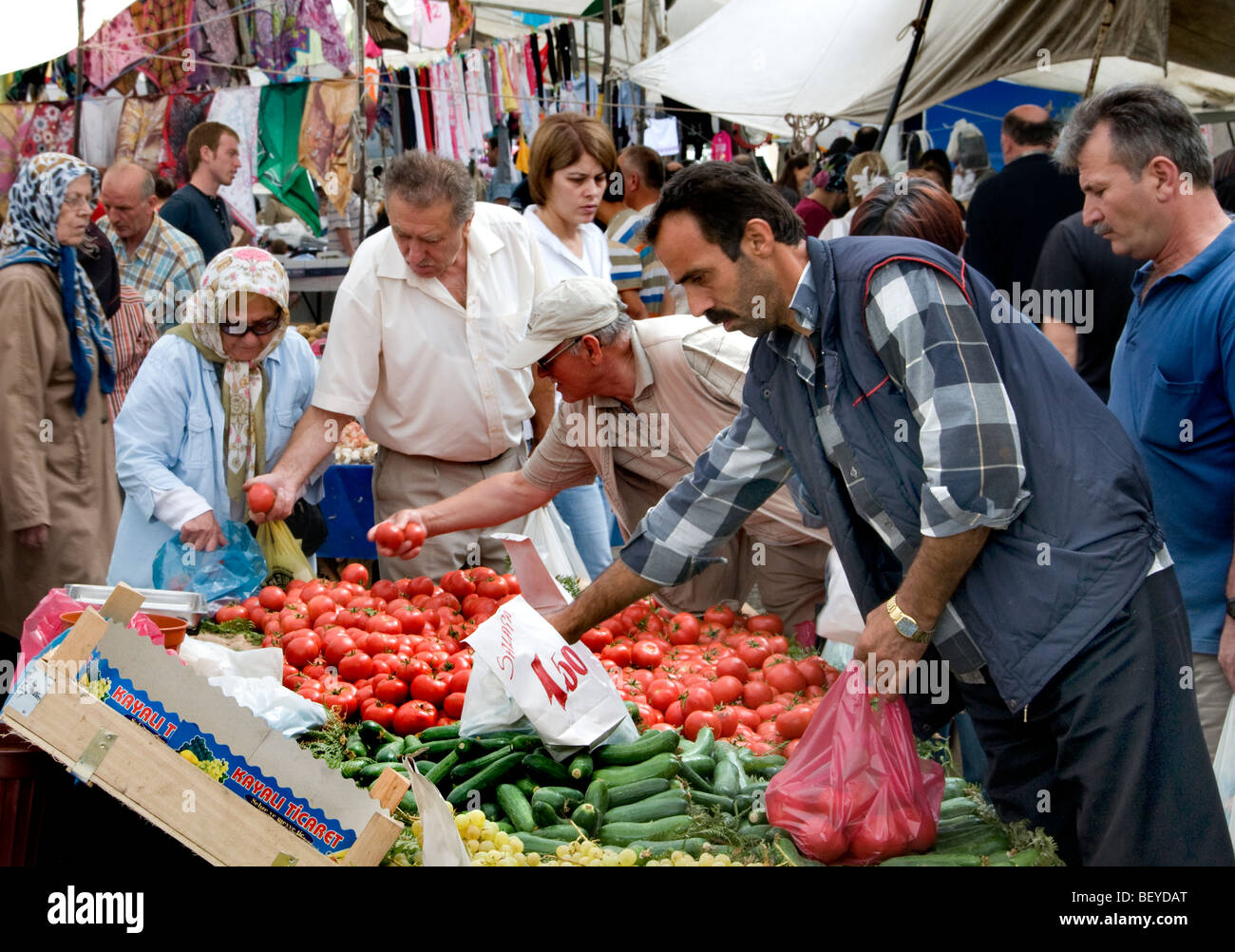 Side walk vendor hi-res stock photography and images - Alamy