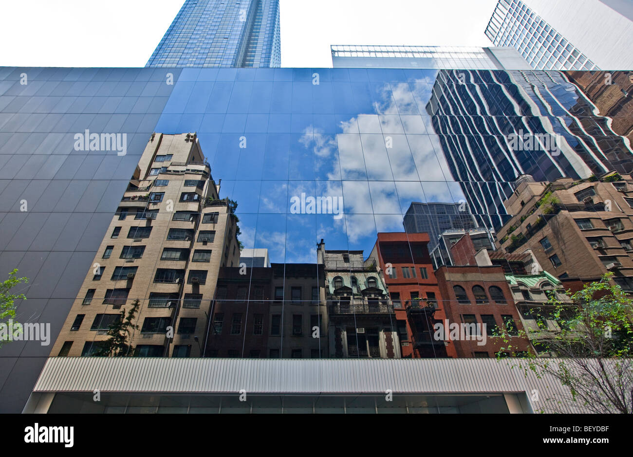 Moma new york building hi-res stock photography and images - Alamy