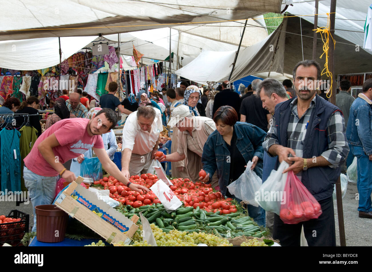 Side walk vendor hi-res stock photography and images - Alamy