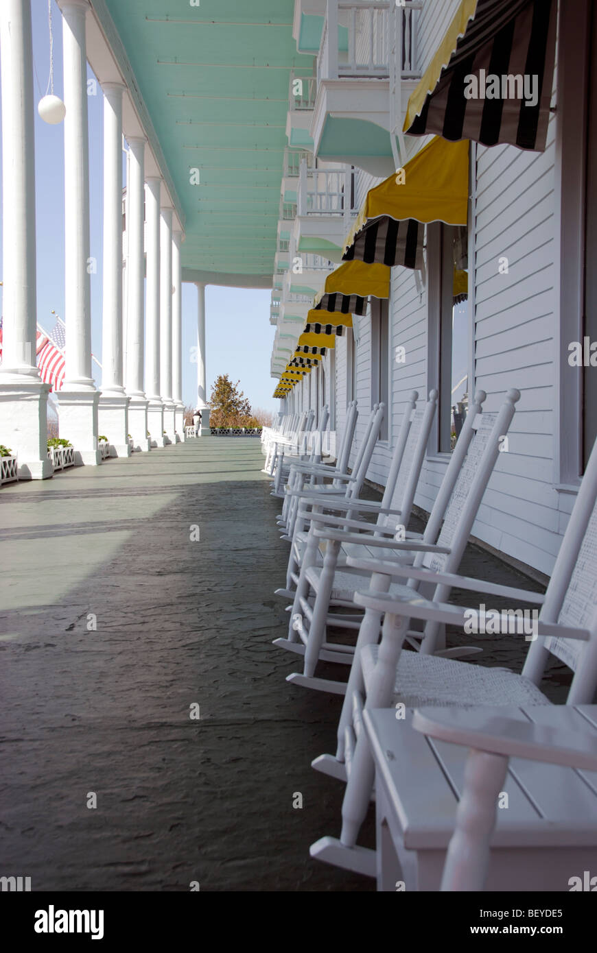 Rocking chairs on longest porch in Grand Hotel, Mackinac Island ...