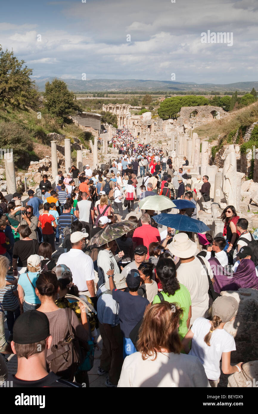 Roman crowd hi-res stock photography and images - Alamy