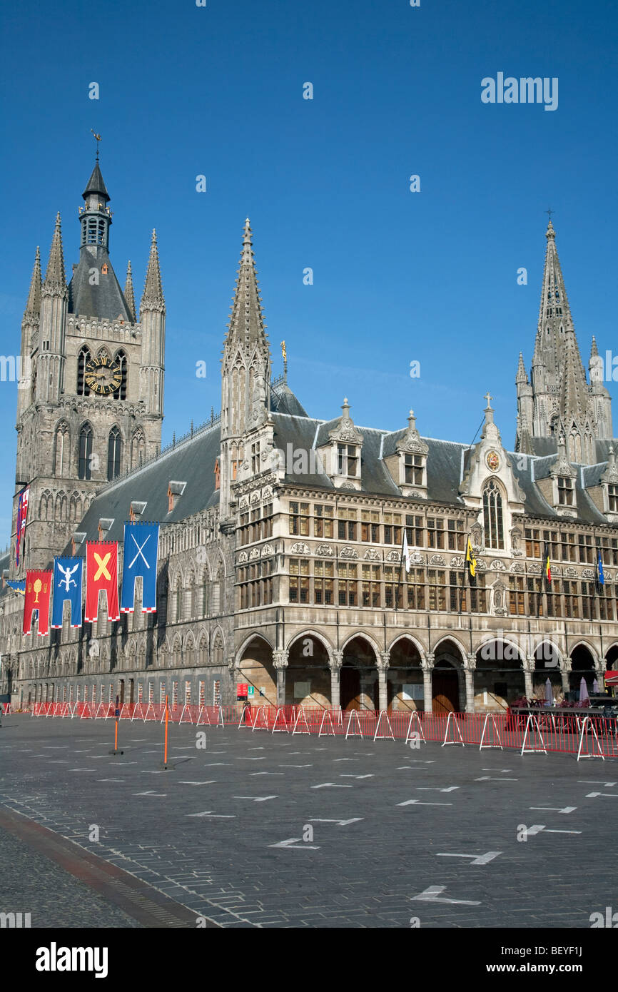 Cloth hall and market square in Ypres Stock Photo - Alamy