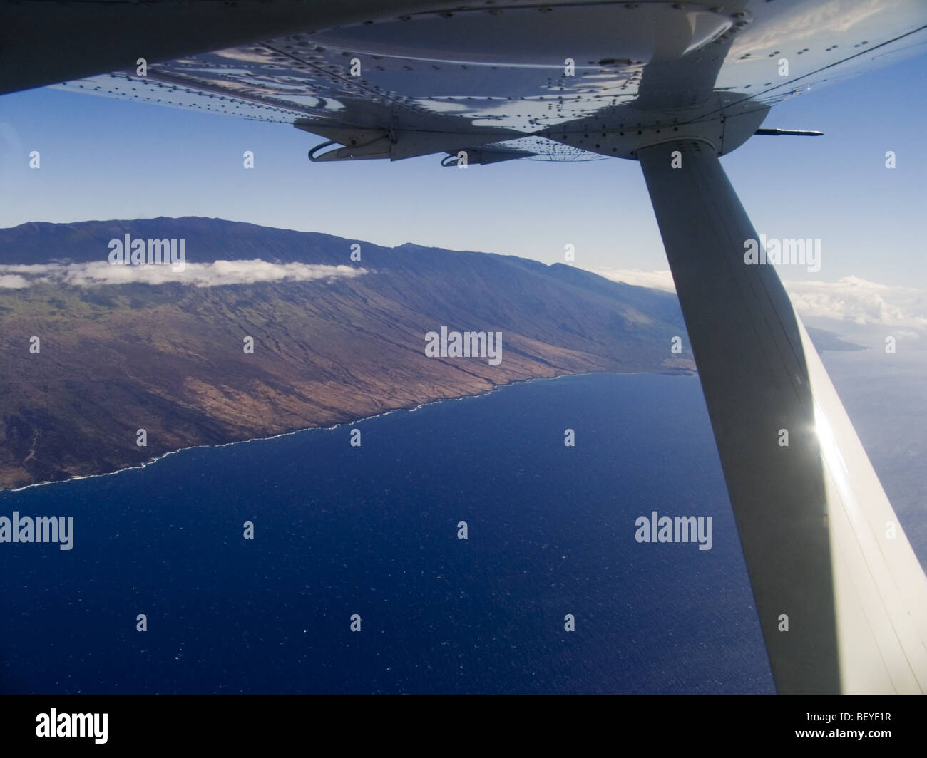 Hawaii aerial plane hi-res stock photography and images - Alamy