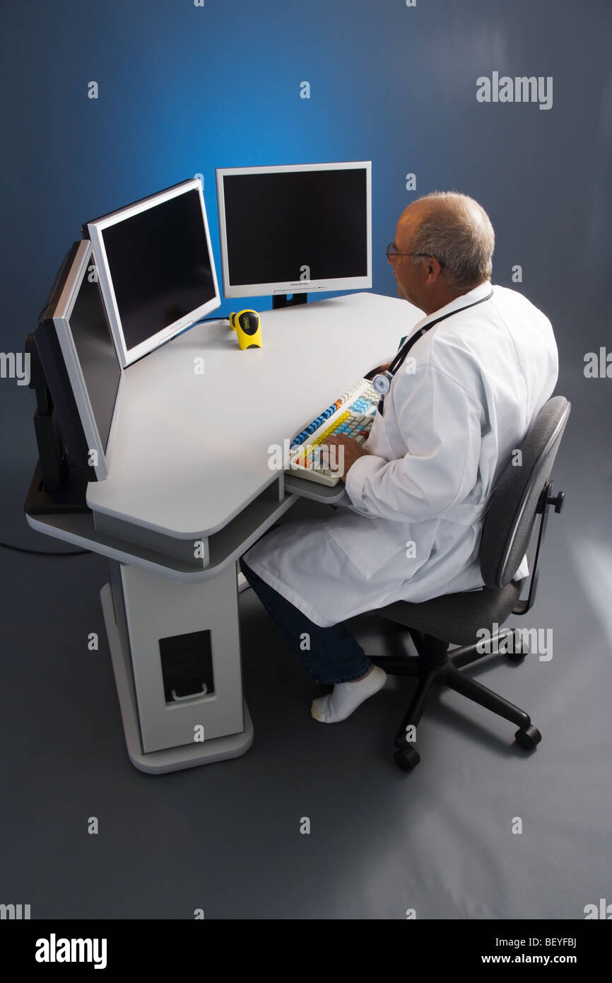 Computer systems manager image hi-res stock photography and images - Alamy