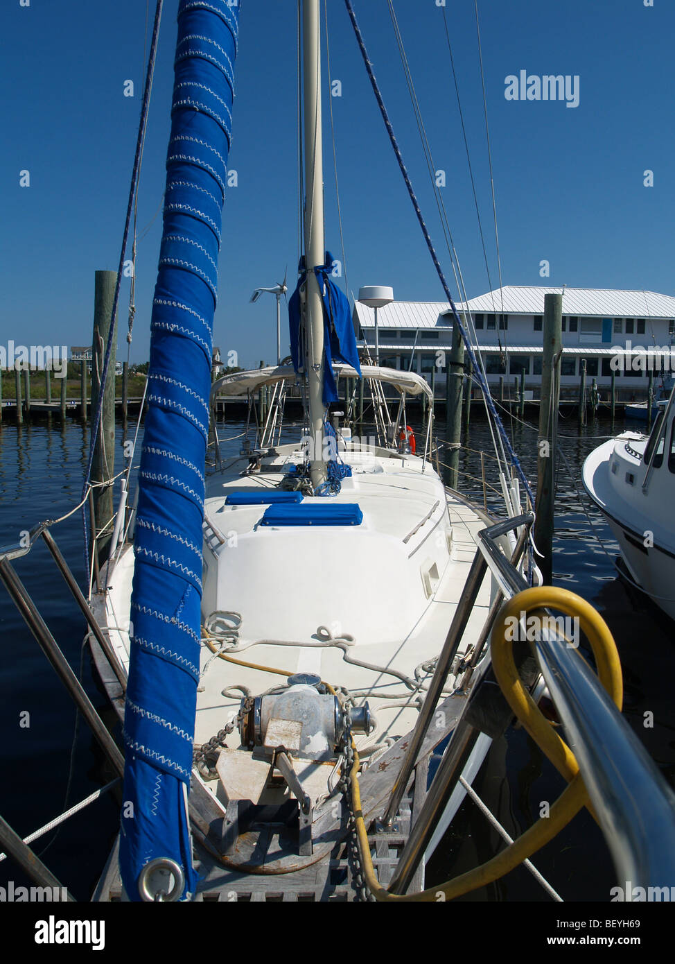 Stern of ship boat sail boat sailboat hi-res stock photography and ...
