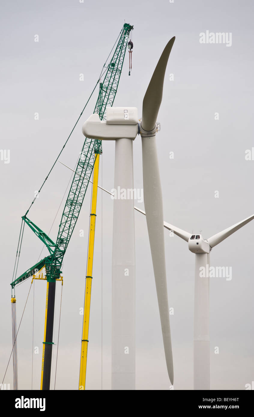 Wind tower blade installation High Resolution Stock Photography and ...