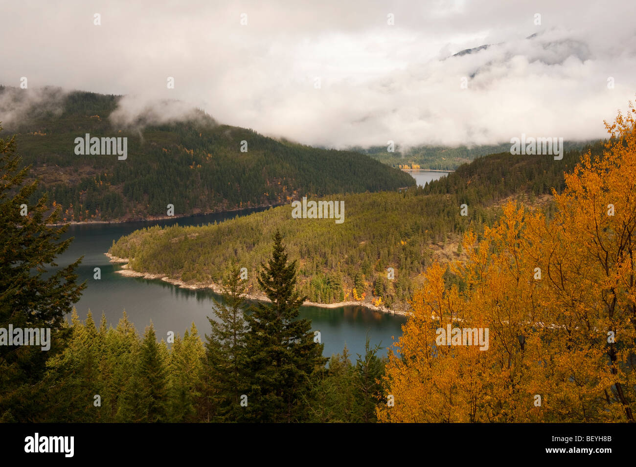 Ross lake resort cascades hi-res stock photography and images - Alamy