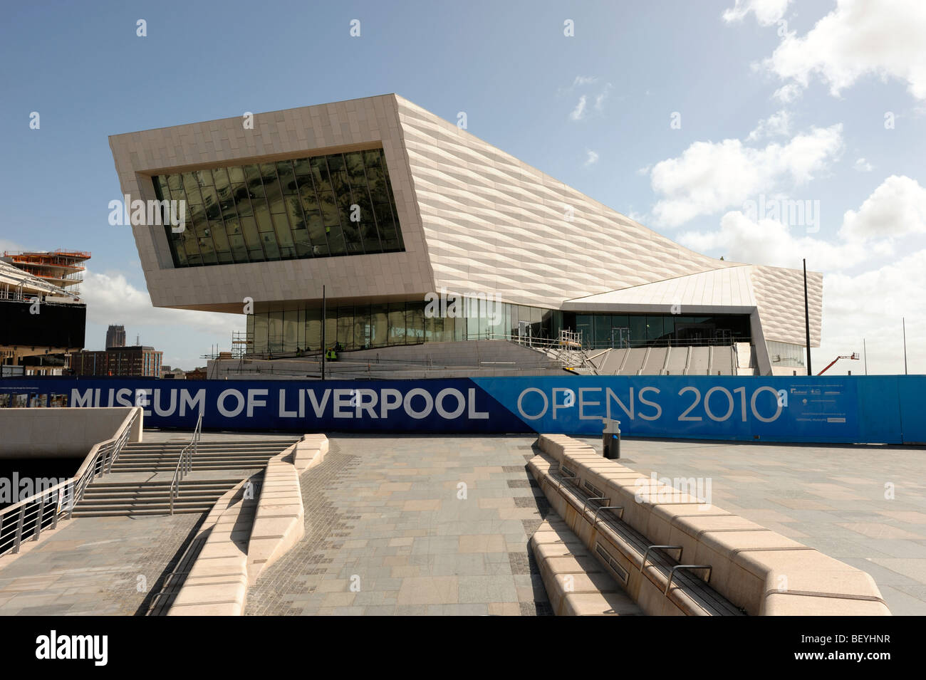 Liverpool waterfront gallery hi-res stock photography and images - Alamy