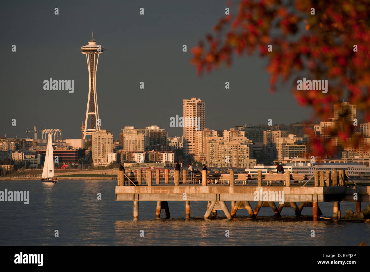 Walking downtown seattle night hi-res stock photography and images - Alamy