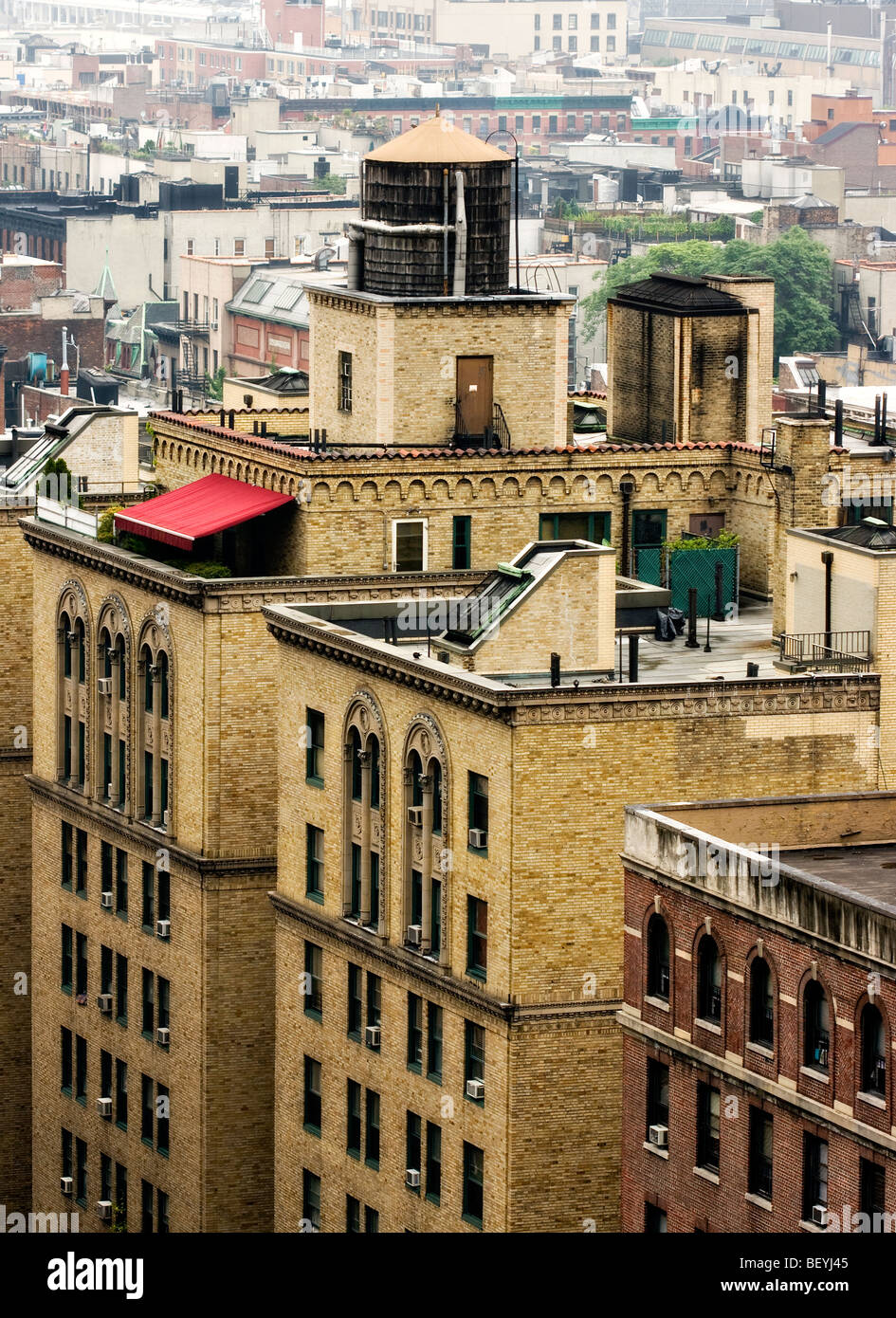 New york city rooftops hi-res stock photography and images - Alamy