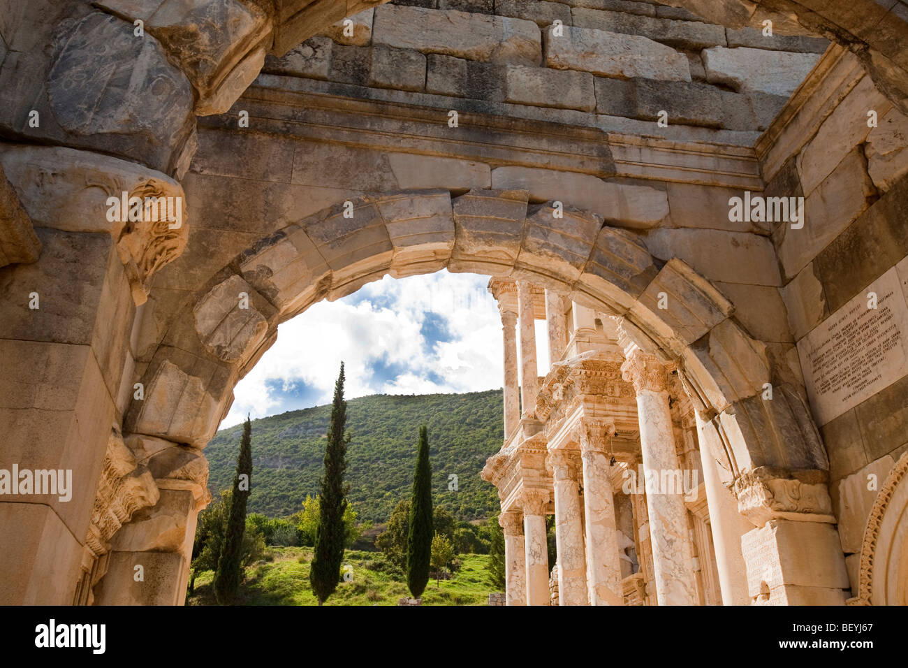 Ancient roman library hi-res stock photography and images - Alamy