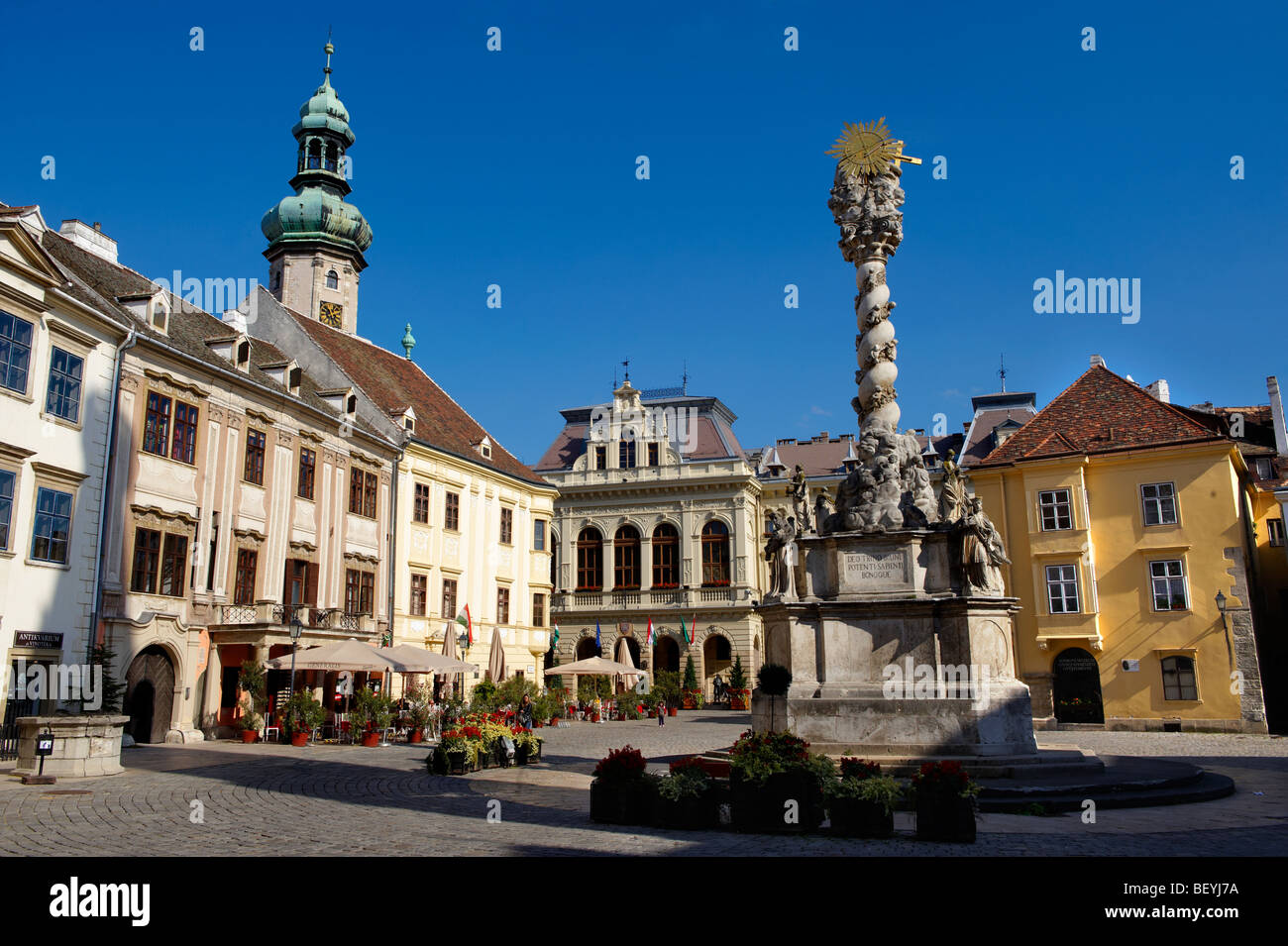 The Holy Trinity Statue, the first Baroque twisted coloumn in Central ...