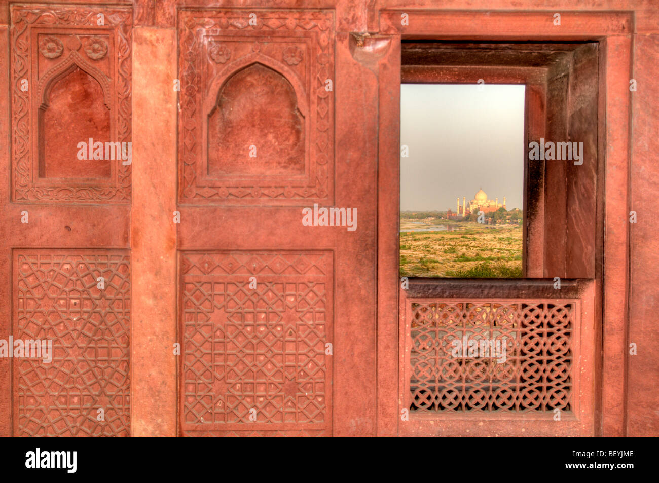 Taj mahal from red fort hi-res stock photography and images - Alamy