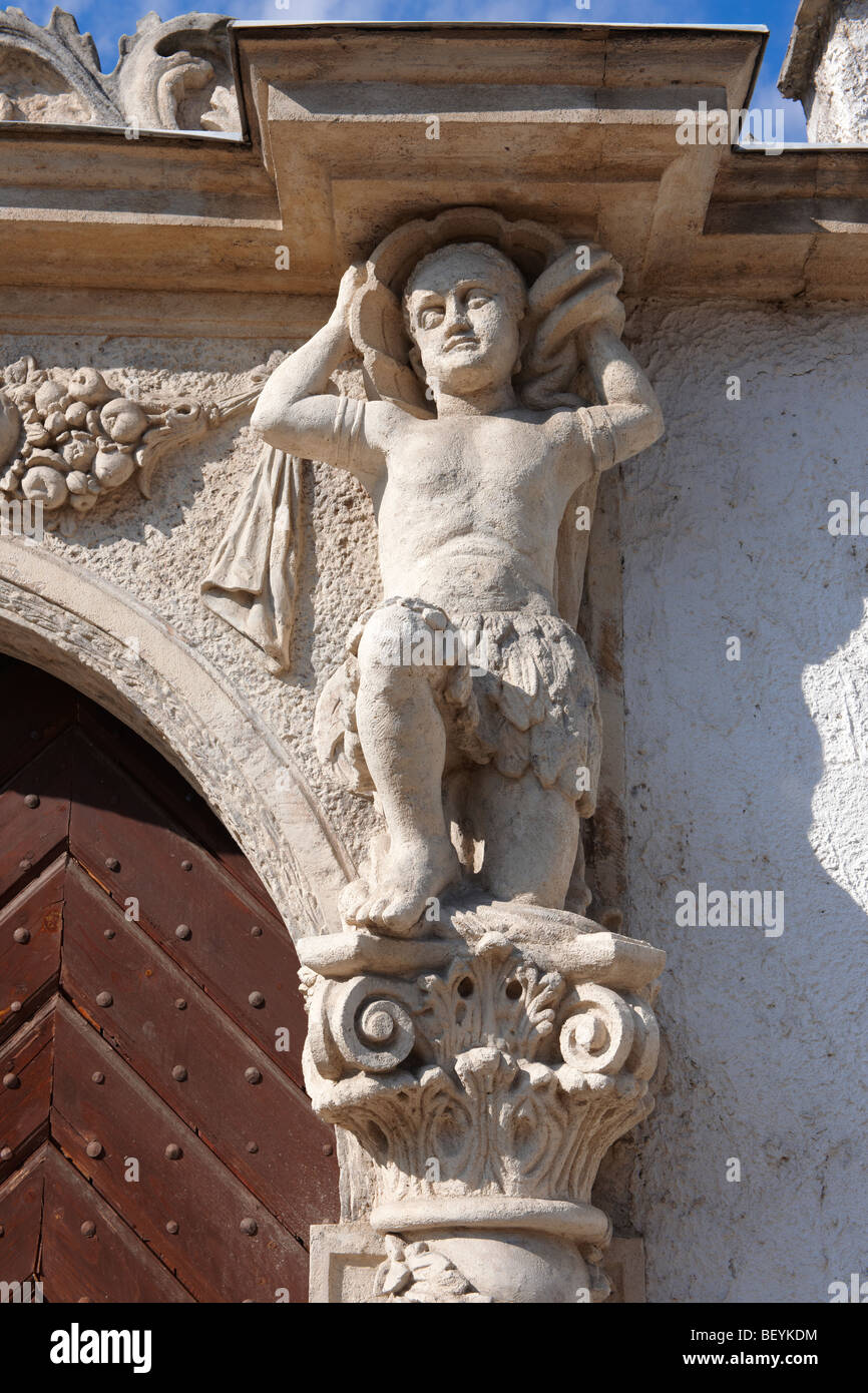 Door statues on The two Moors House (K t m r h z). Rustic Baroque ...