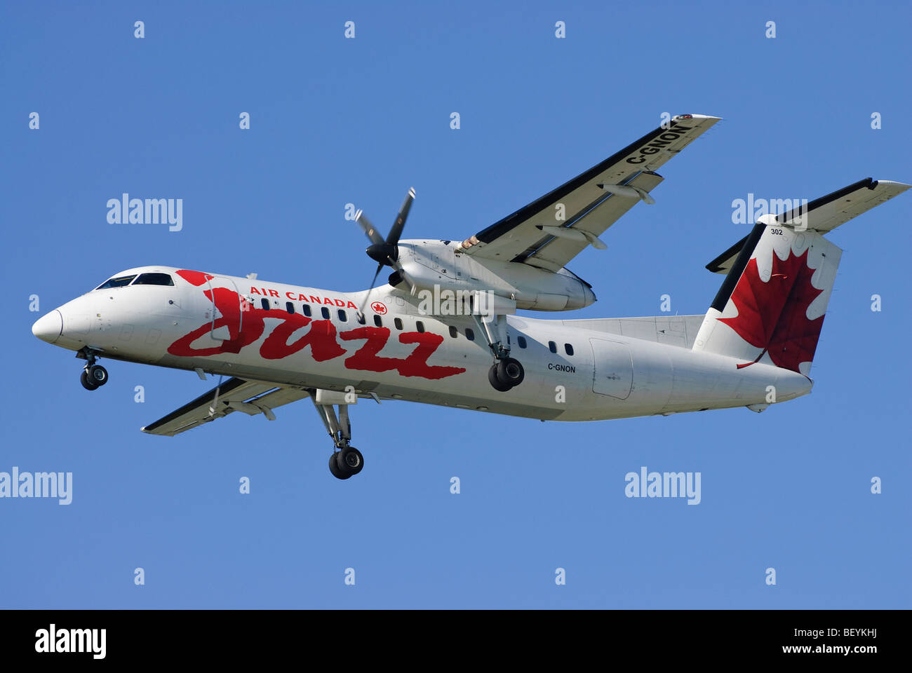 De havilland canada dash 8 300 hi-res stock photography and images - Alamy