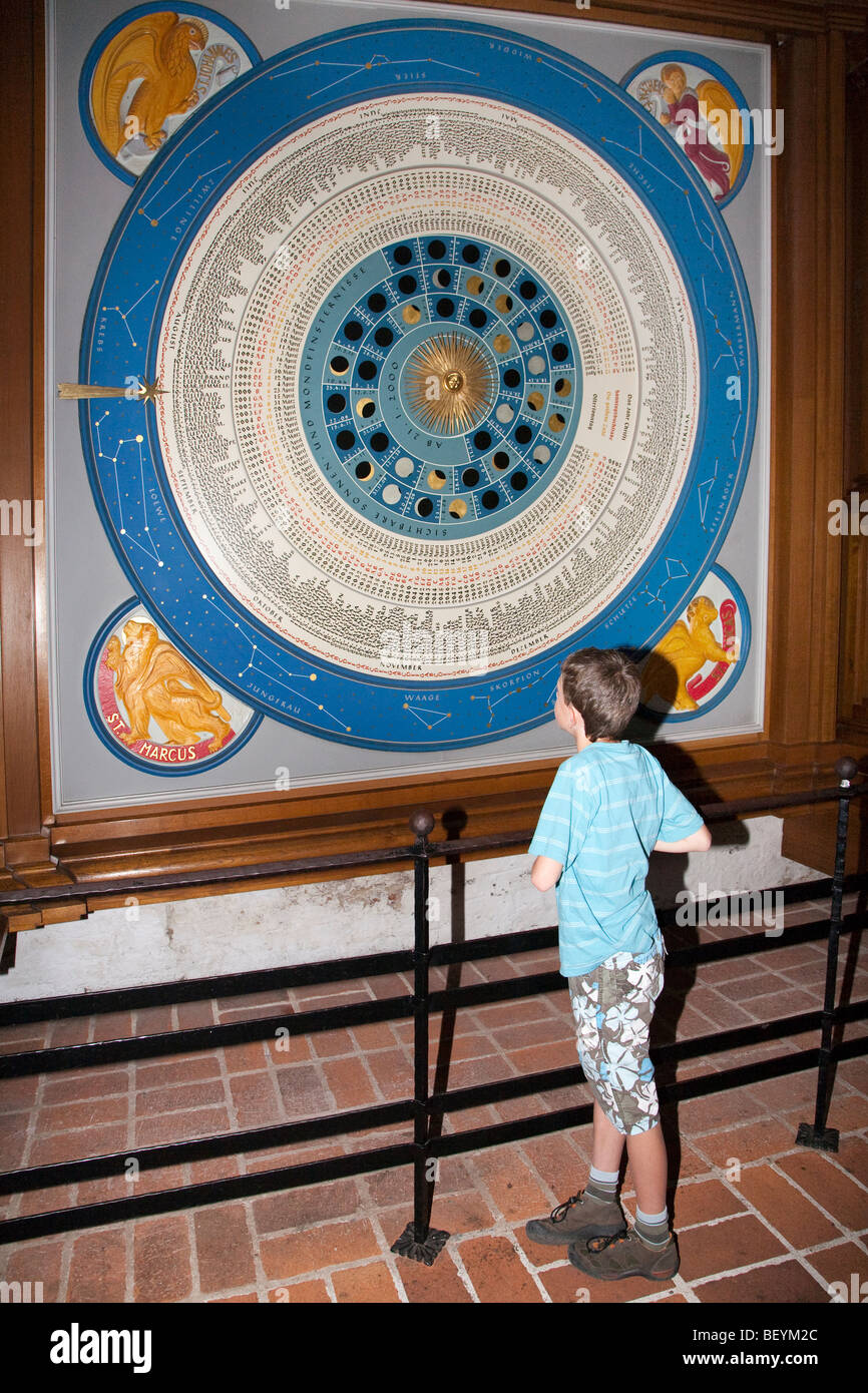 Astronomical clock with signs of the zodiac Marienkirche third largest ...