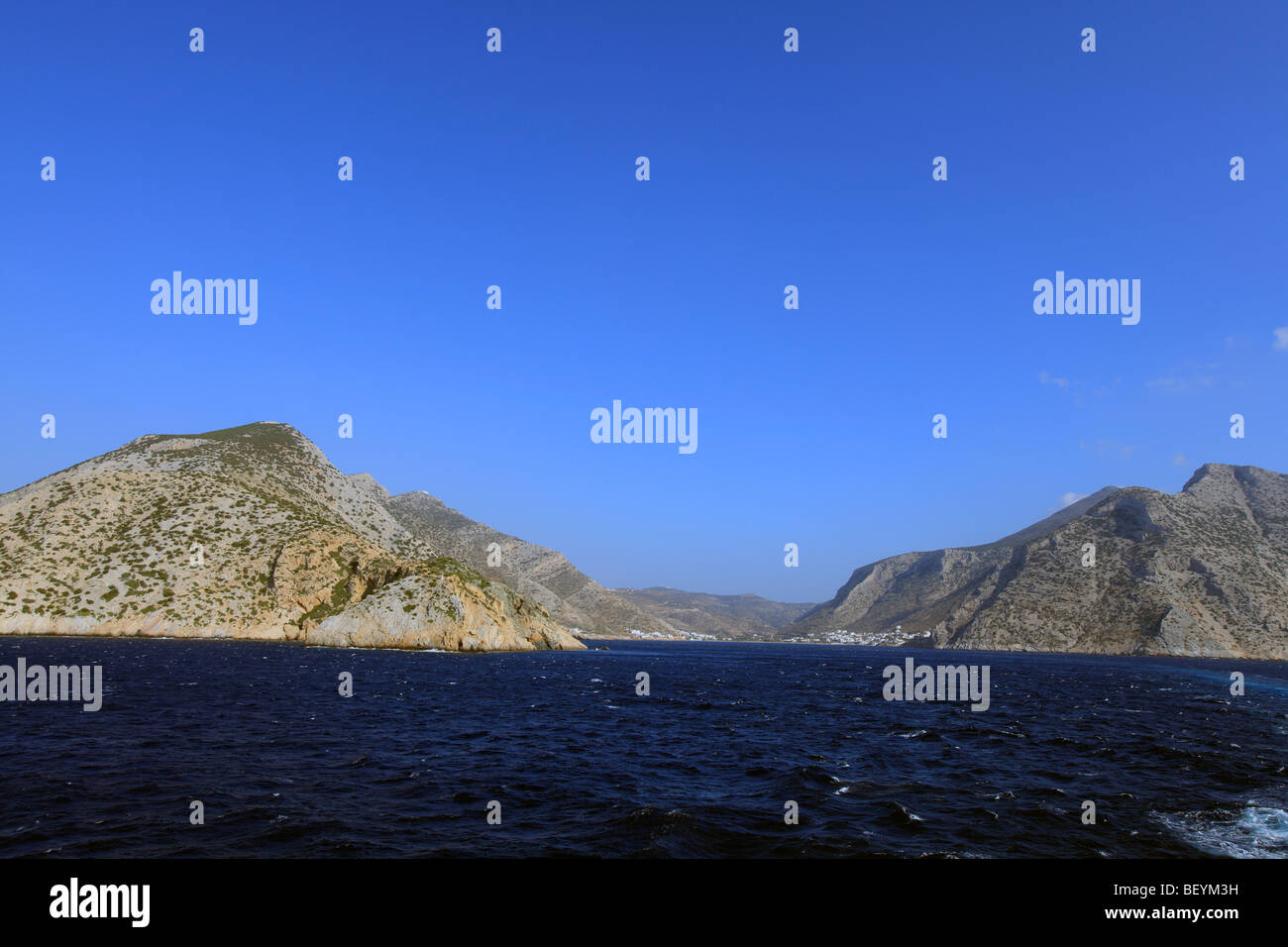 Port of sifnos hi-res stock photography and images - Alamy
