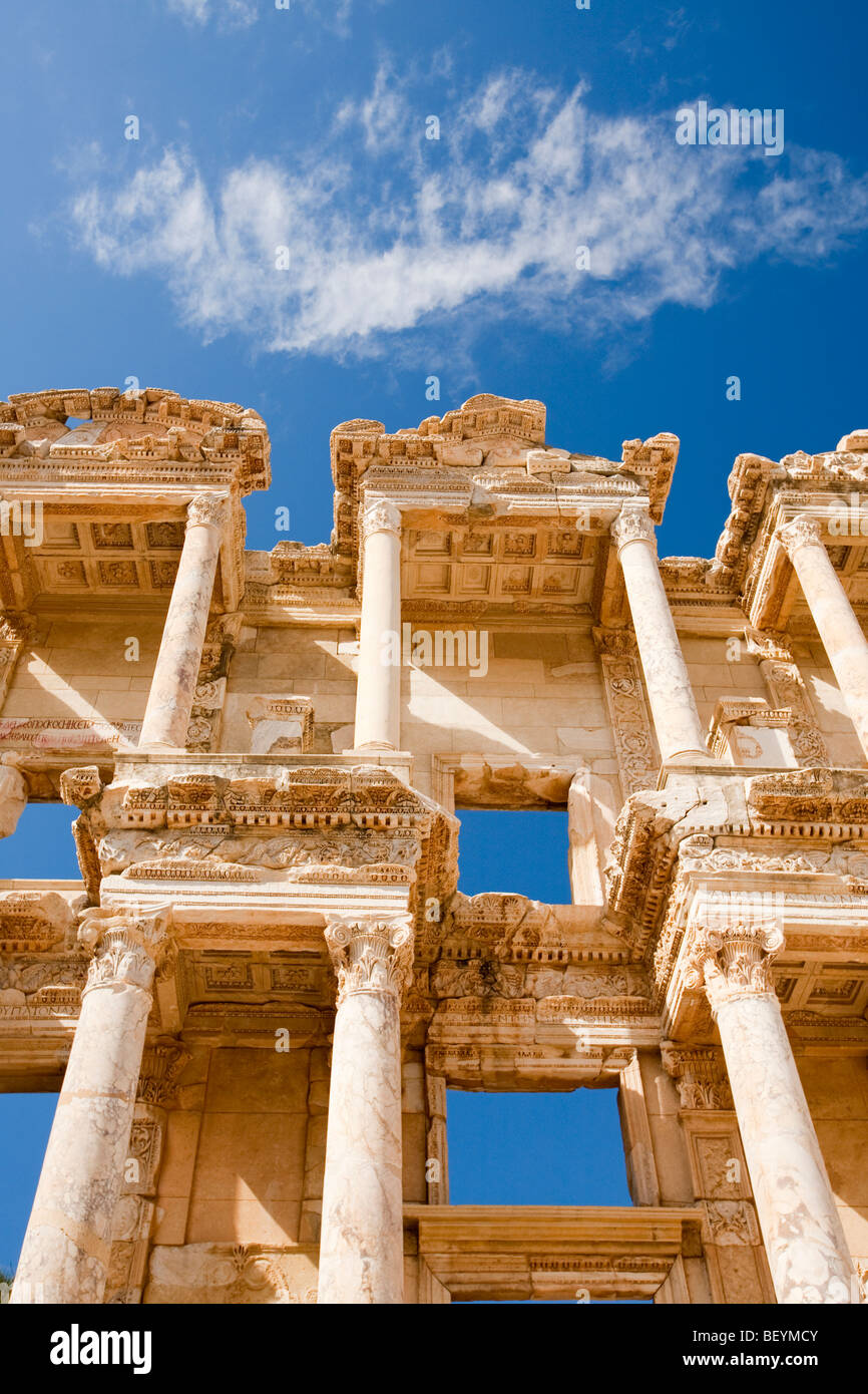 Ancient roman library hi-res stock photography and images - Alamy