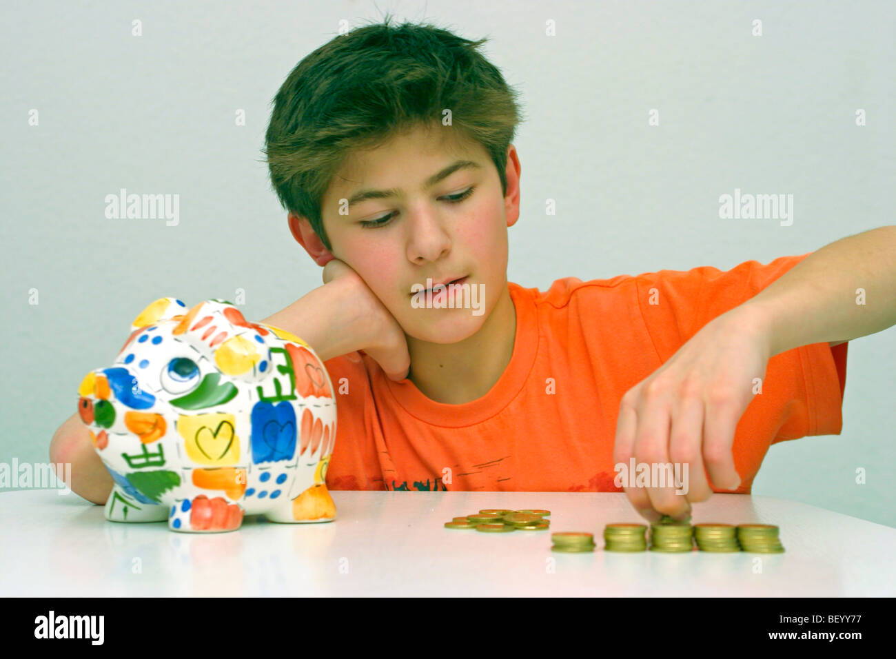 Kids count money hi-res stock photography and images - Alamy