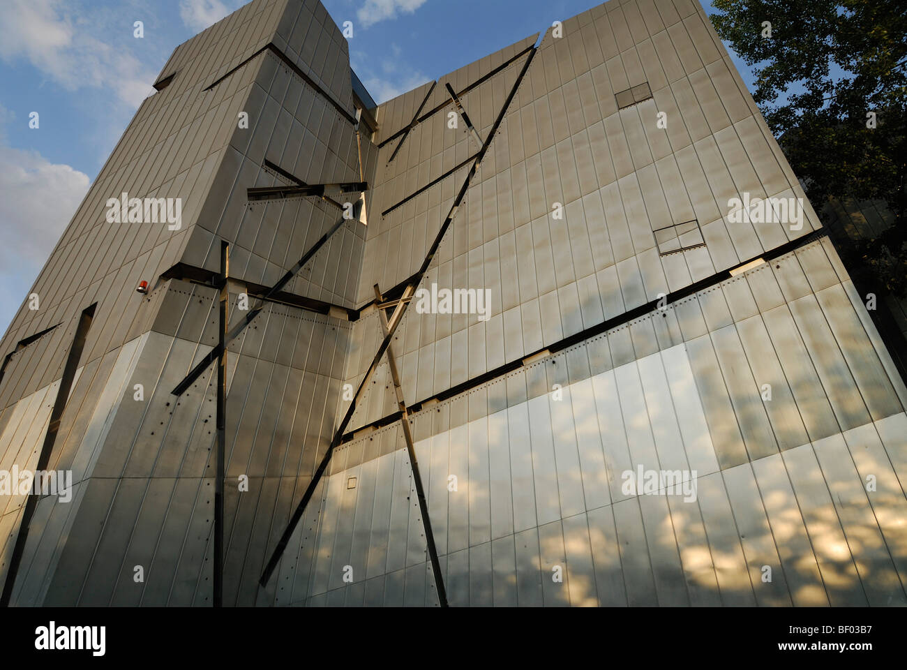 Daniel libeskind building hi-res stock photography and images - Alamy