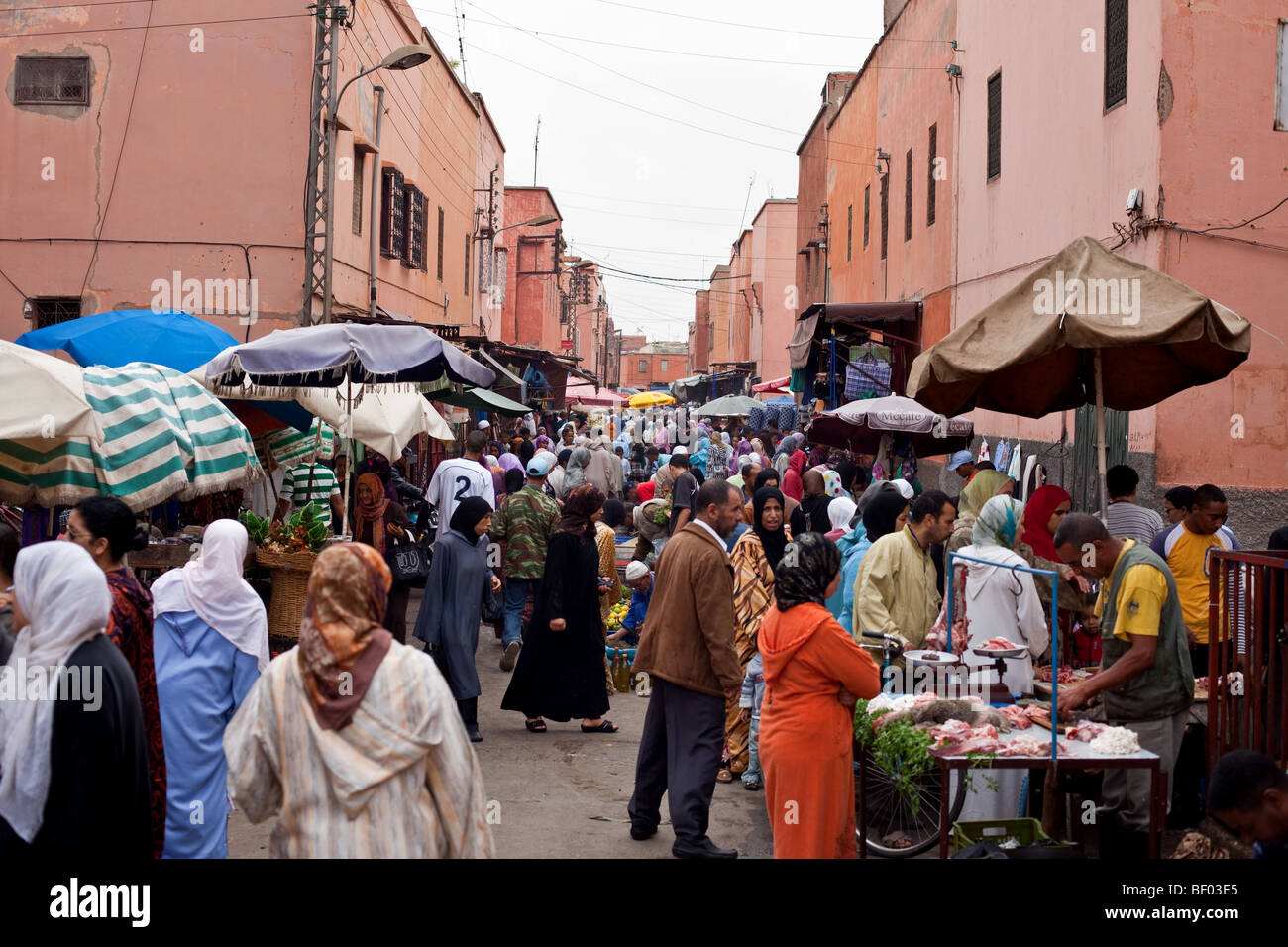 Morocco street scene hi-res stock photography and images - Alamy
