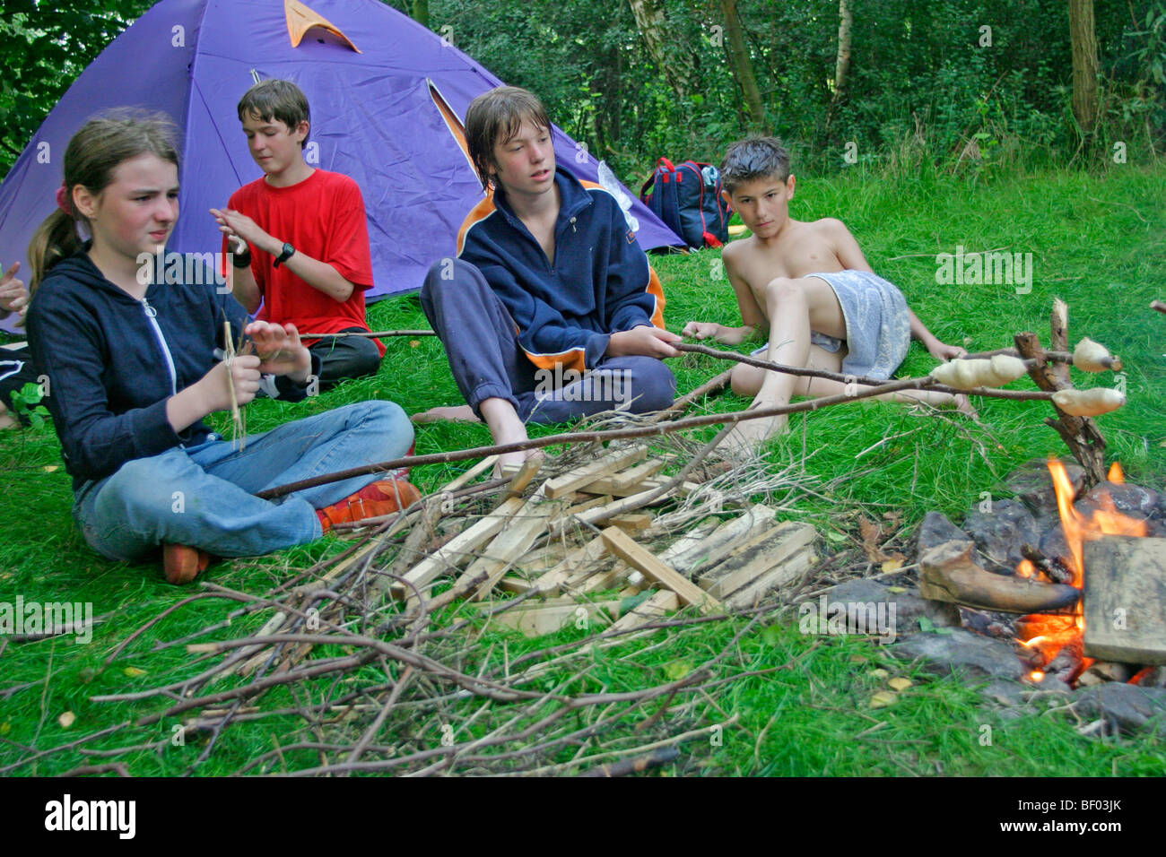 Summer camp teenagers tent hi-res stock photography and images - Alamy