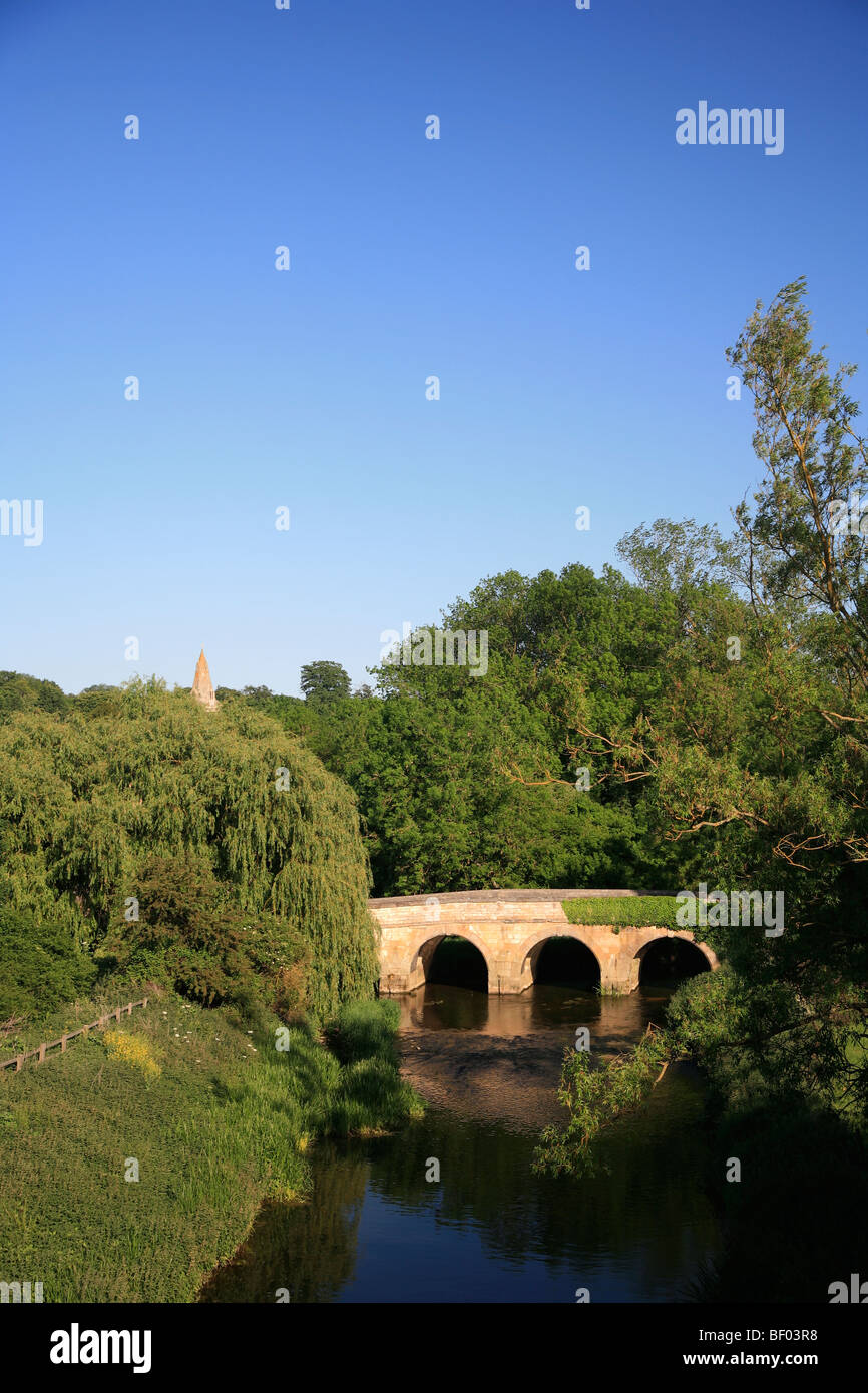 River Welland Bridge Duddington village East Northamptonshire England ...