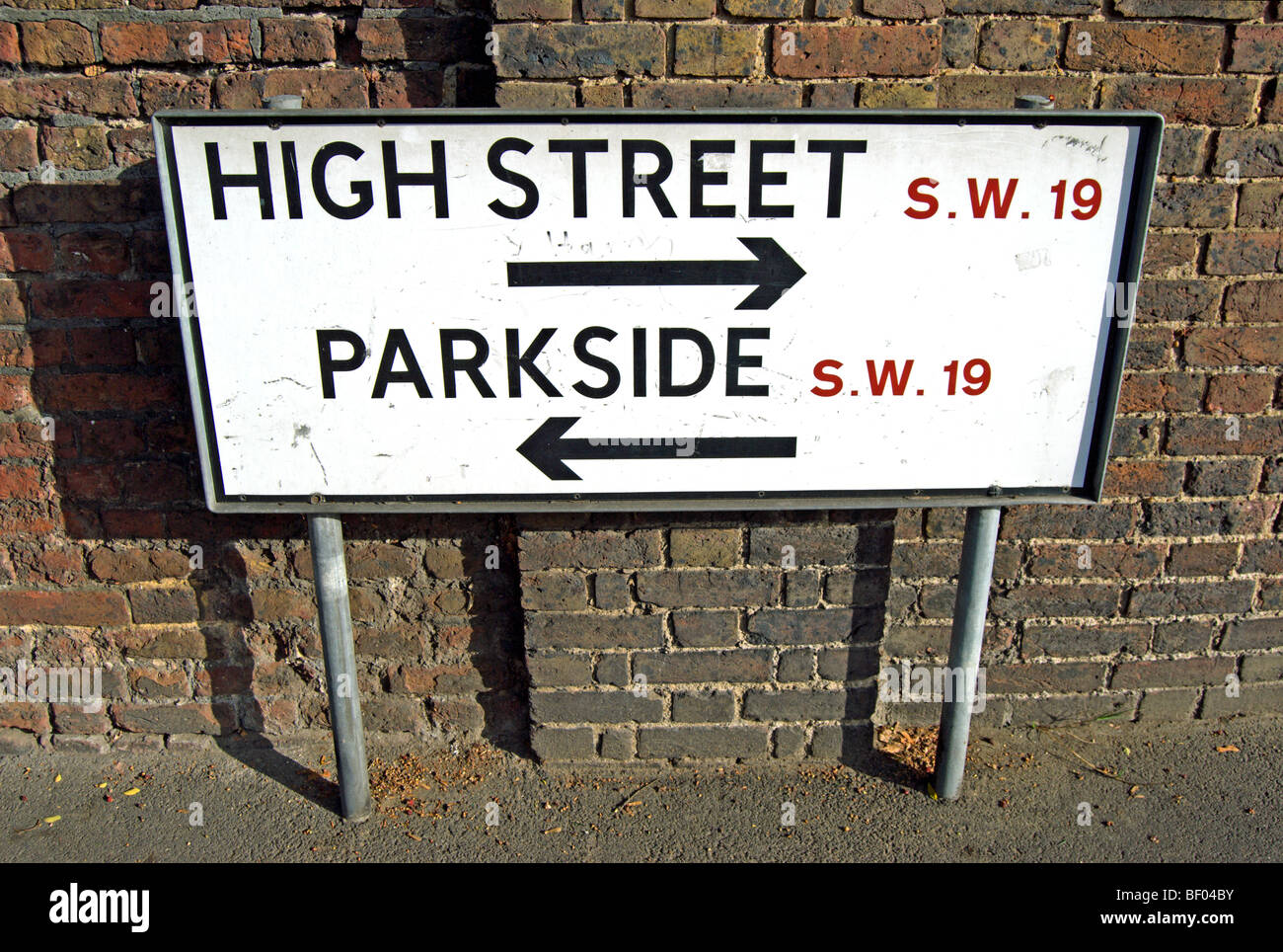 street sign for high street and parkside, in wimbledon, london sw19 ...