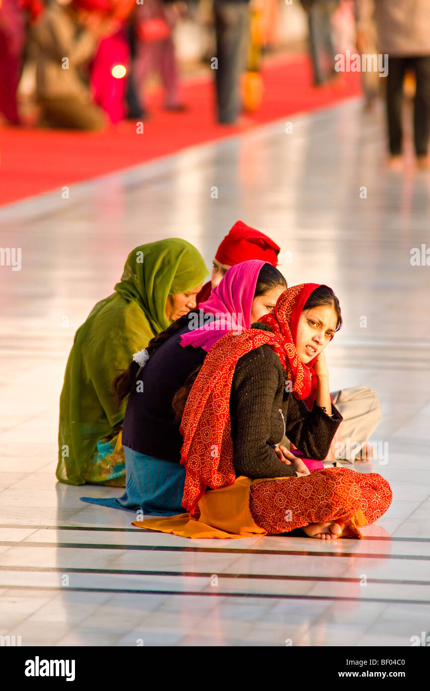 People visiting and praying at Golden Temple, Amritsar, Punjab Stock ...