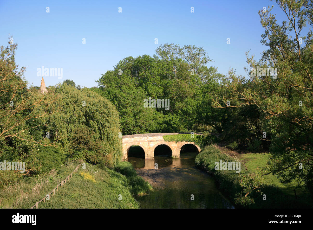 River Welland Bridge Duddington village East Northamptonshire England ...