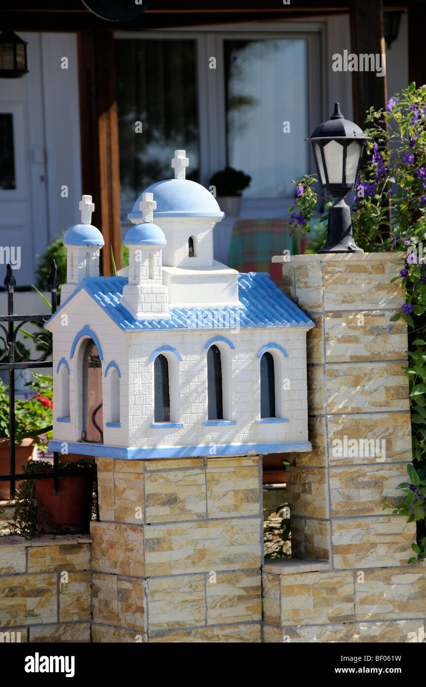 Religious shrine hi-res stock photography and images - Alamy