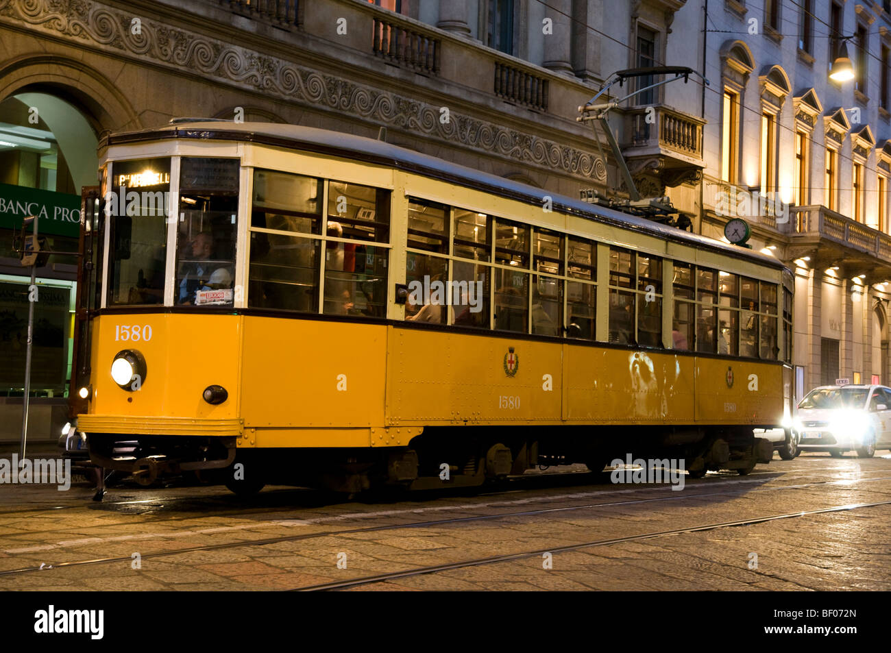Milan transport public hi-res stock photography and images - Alamy
