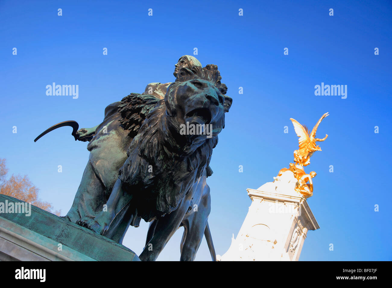 Gold Statue on Victoria Memorial Outside Queens Residence Buckingham ...