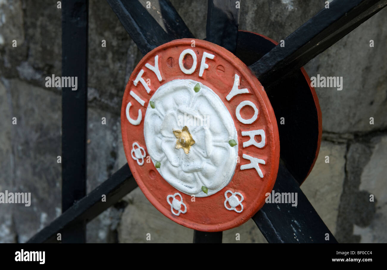 Crest High Resolution Stock Photography and Images - Alamy