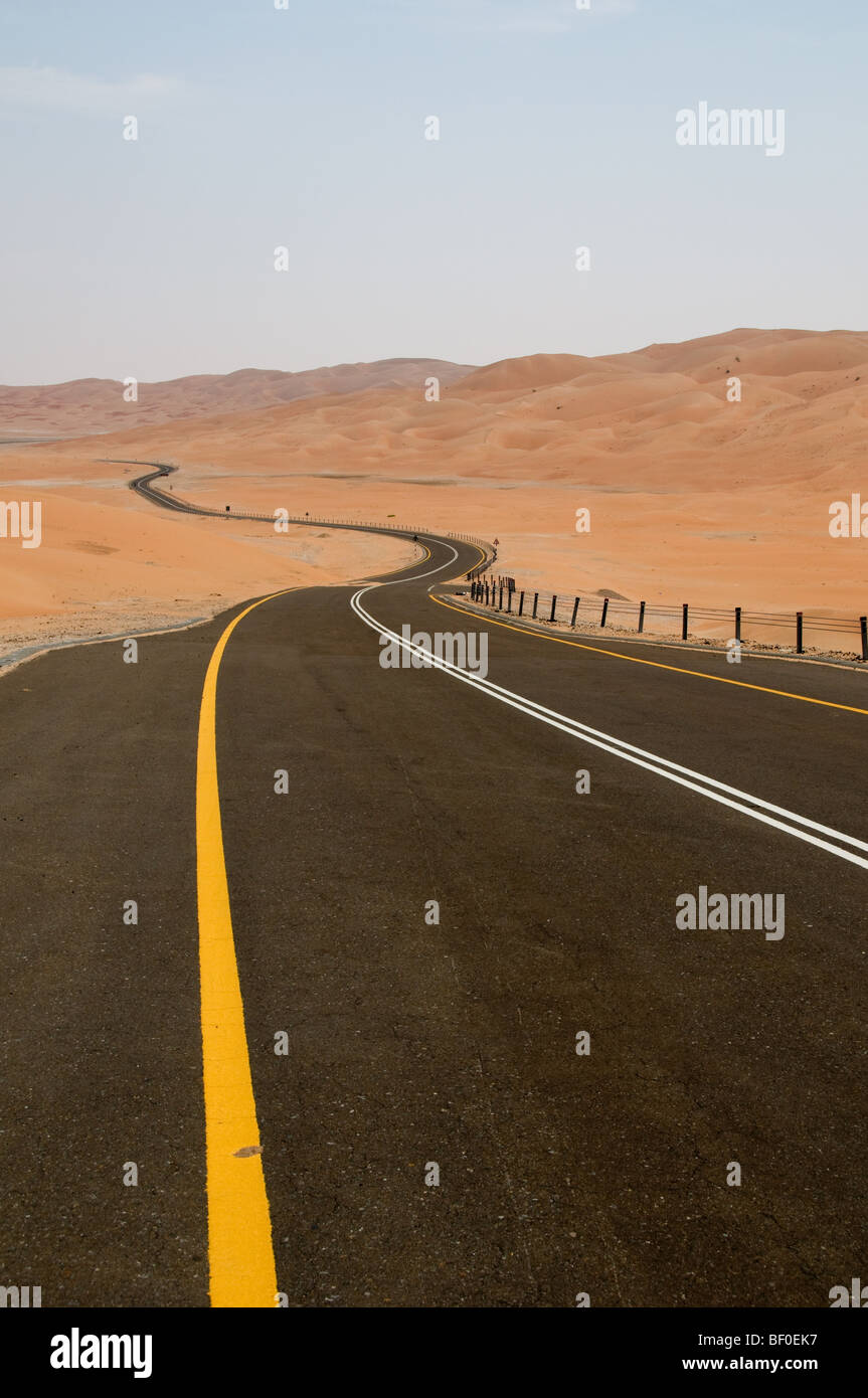 Desert road in Liwa, Abu Dhabi, UAE Stock Photo - Alamy