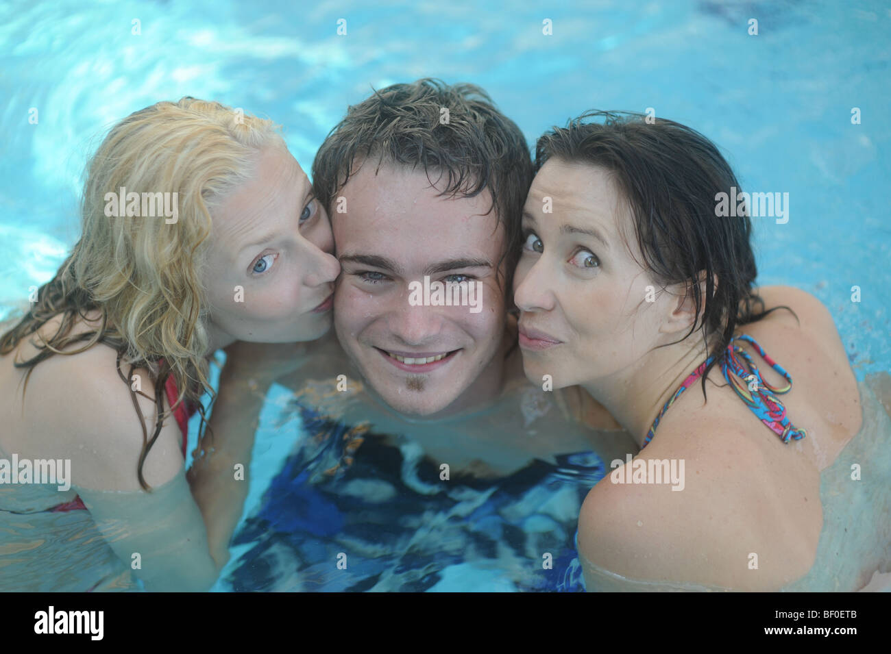 Group by the pool hi-res stock photography and images - Alamy