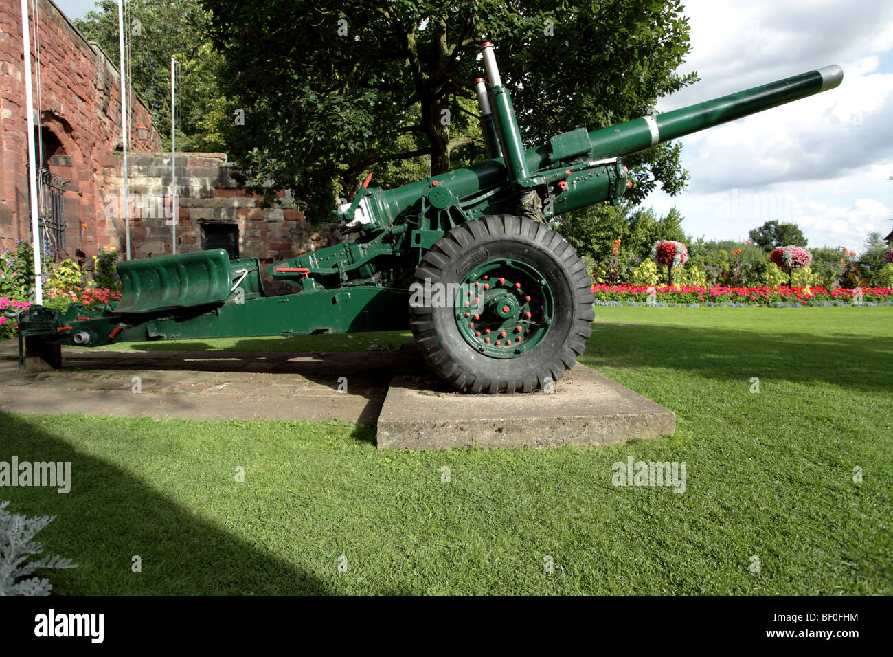 25 pounder artillery gun hi-res stock photography and images - Alamy