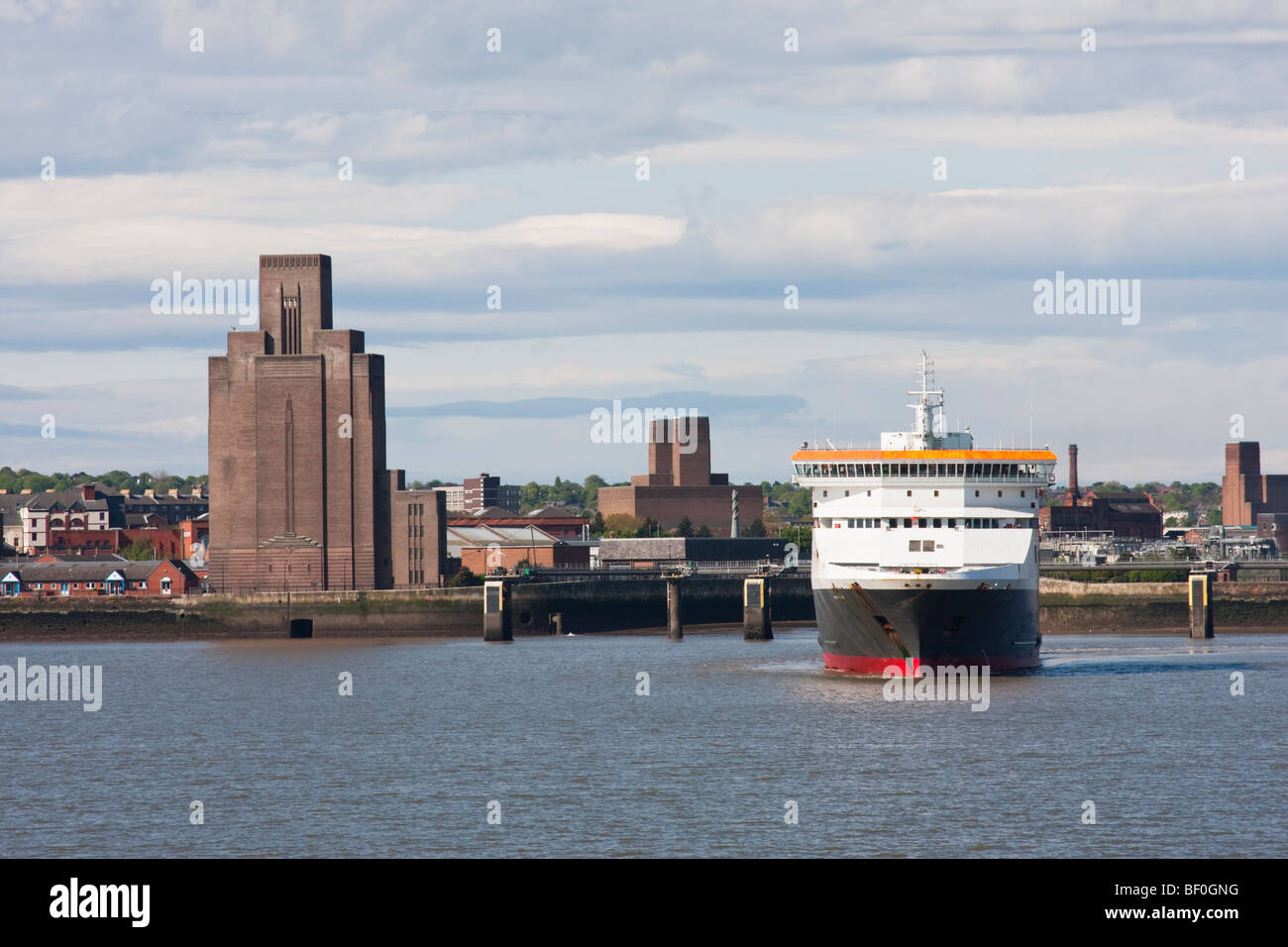 Norfolk Line's Dublin Viking turns in front of the Woodside Ventilation ...