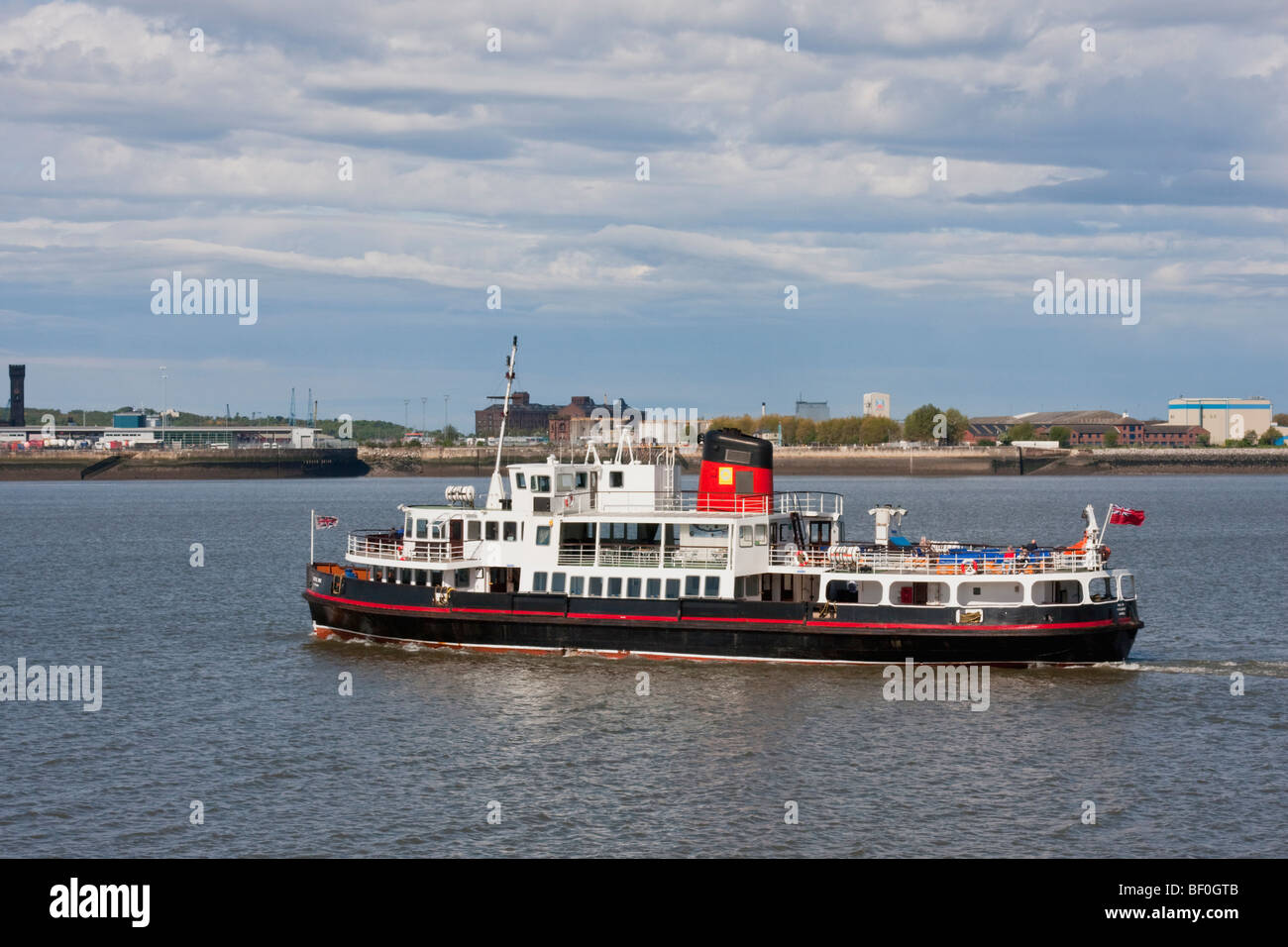 Boats city view liverpool hi-res stock photography and images - Alamy