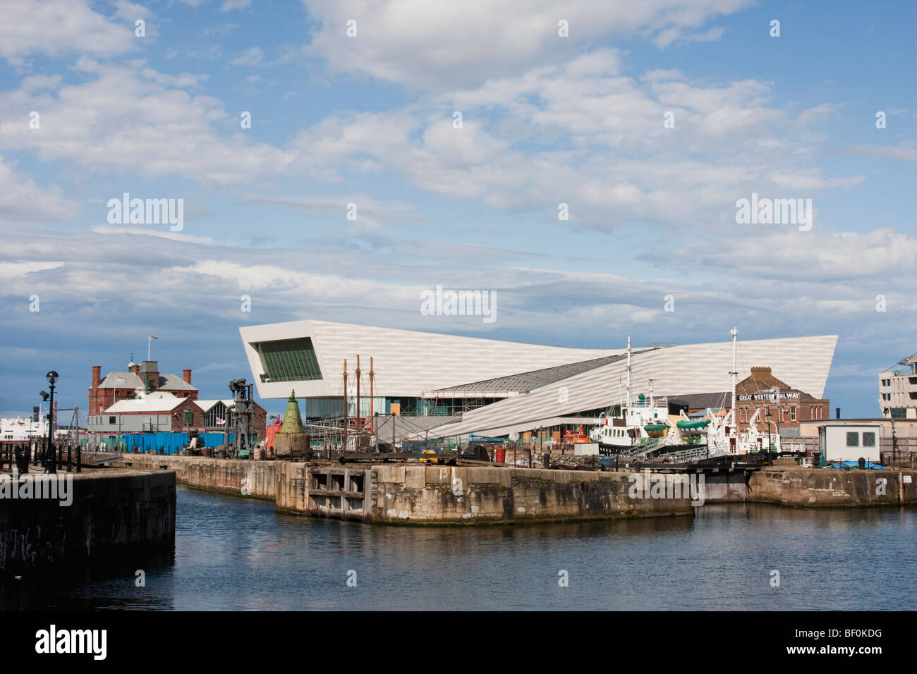 Tourism liverpool england hi-res stock photography and images - Alamy
