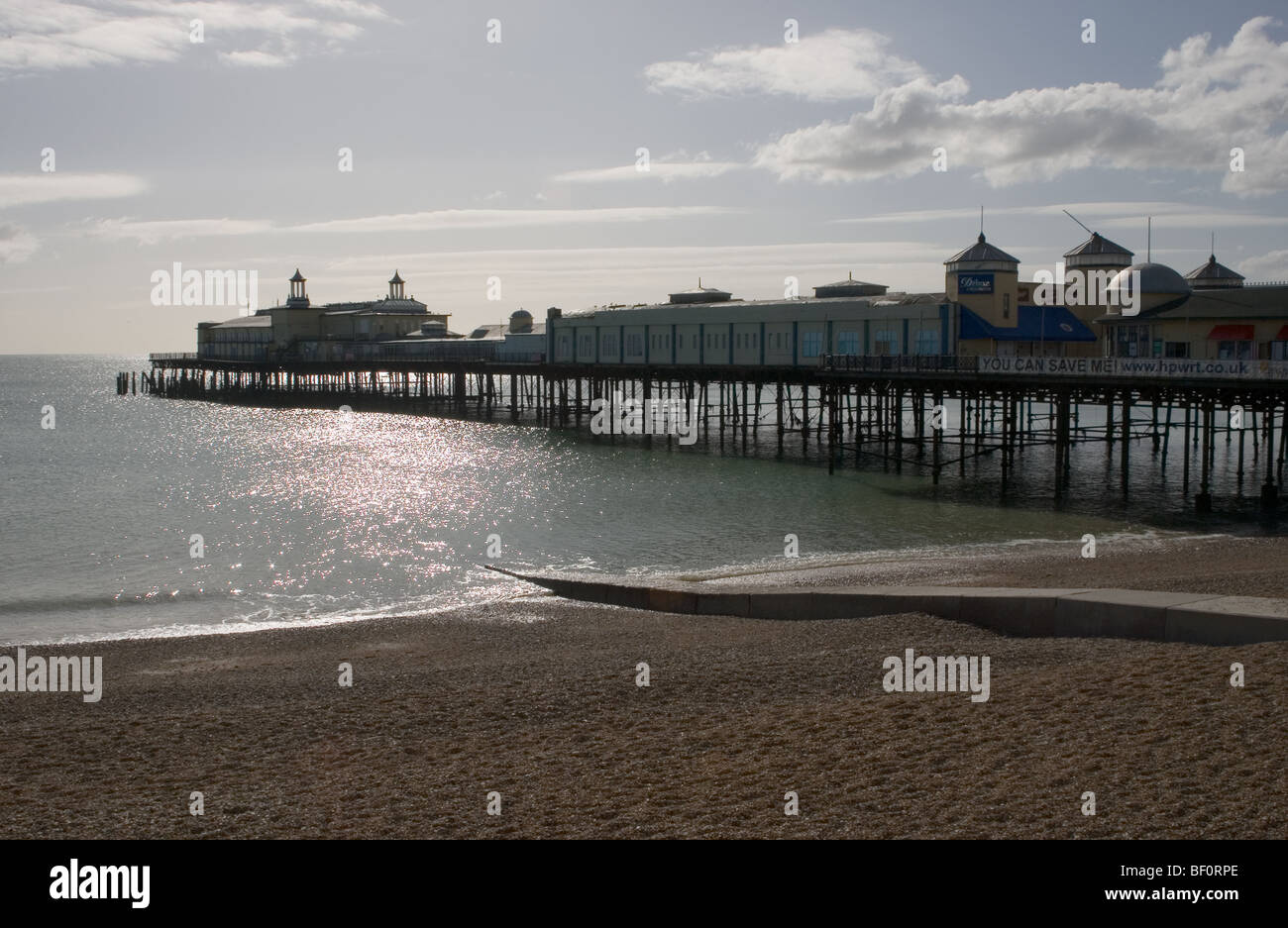 Victorian pier pillars hi-res stock photography and images - Alamy