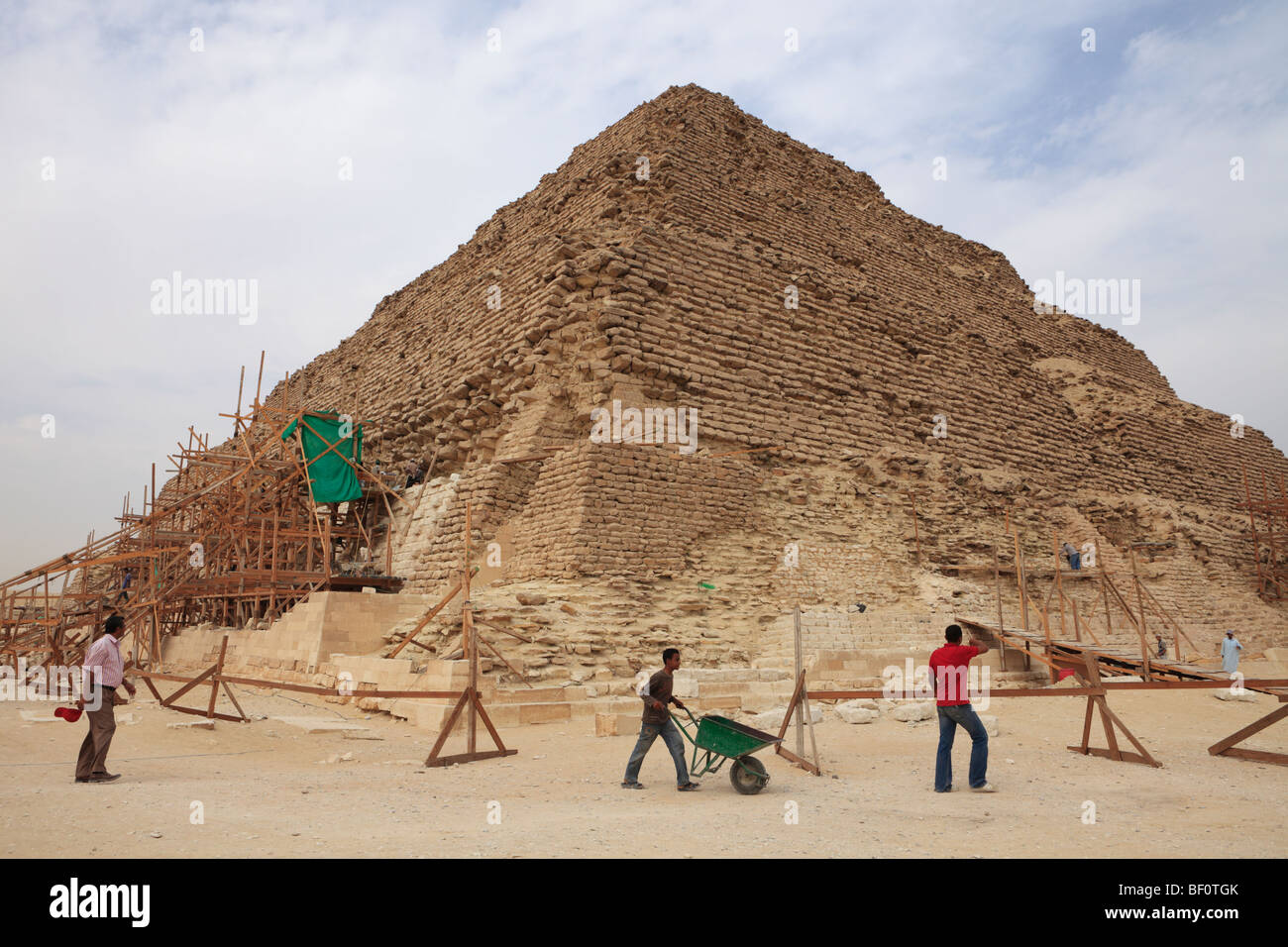 Resonstruct hi-res stock photography and images - Alamy