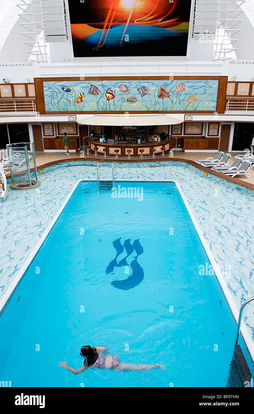 Swimming pool in cruise ship hi-res stock photography and images - Alamy