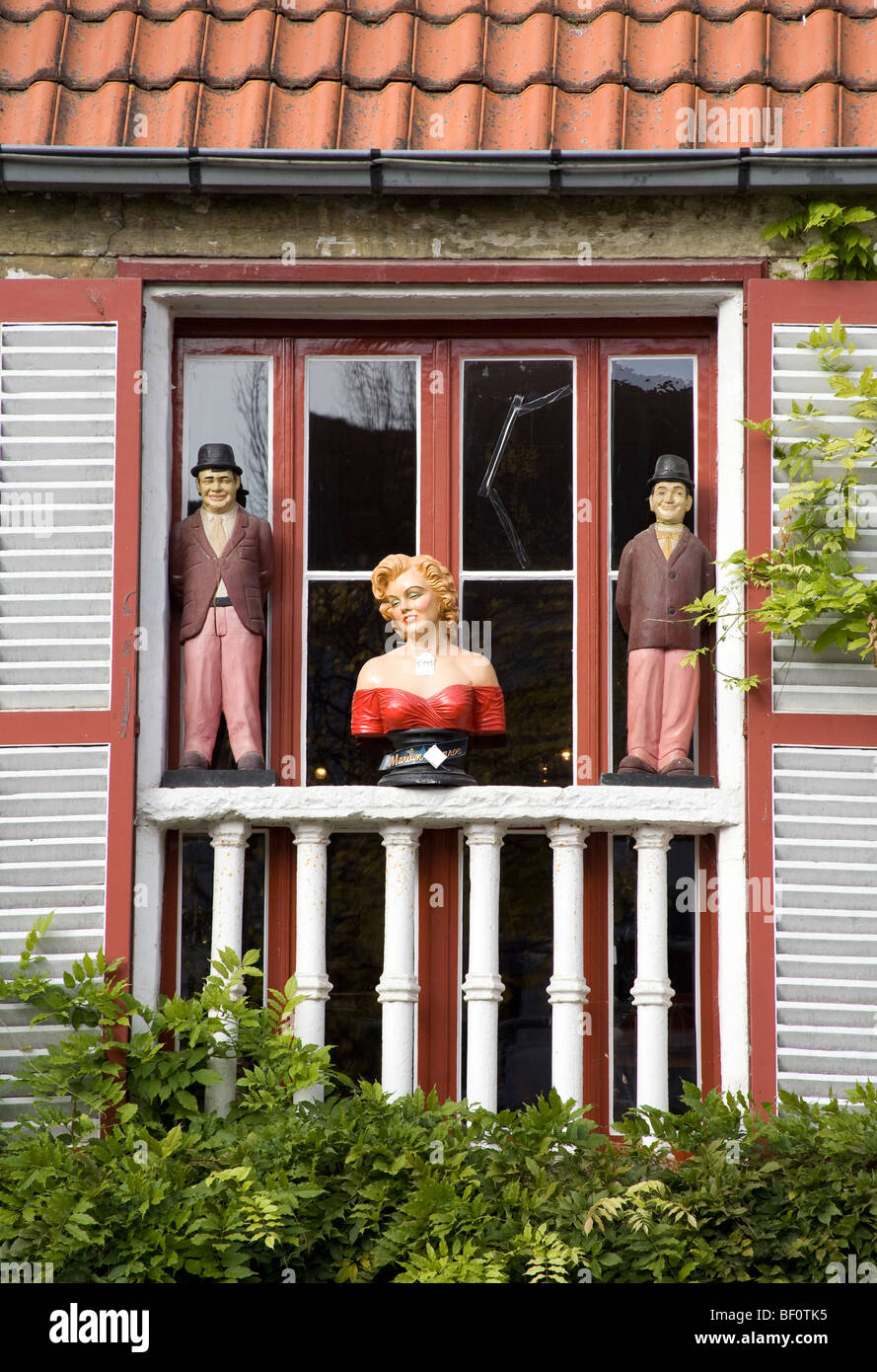Marilyn Monroe In Window