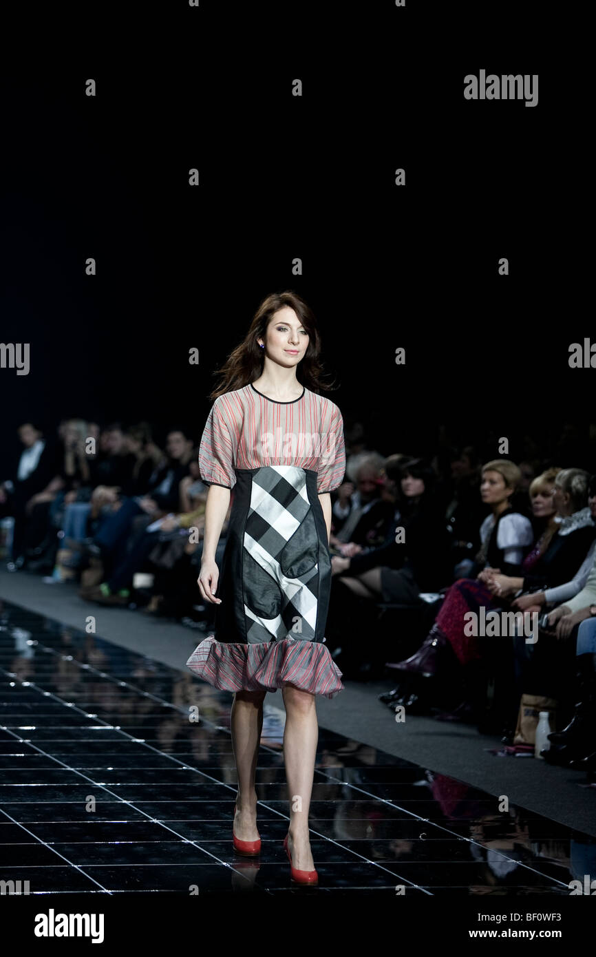 Russian fashion model hi-res stock photography and images - Alamy