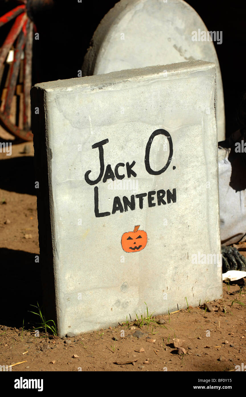 Jack O. Lantern headstone decoration for Halloween Stock Photo - Alamy