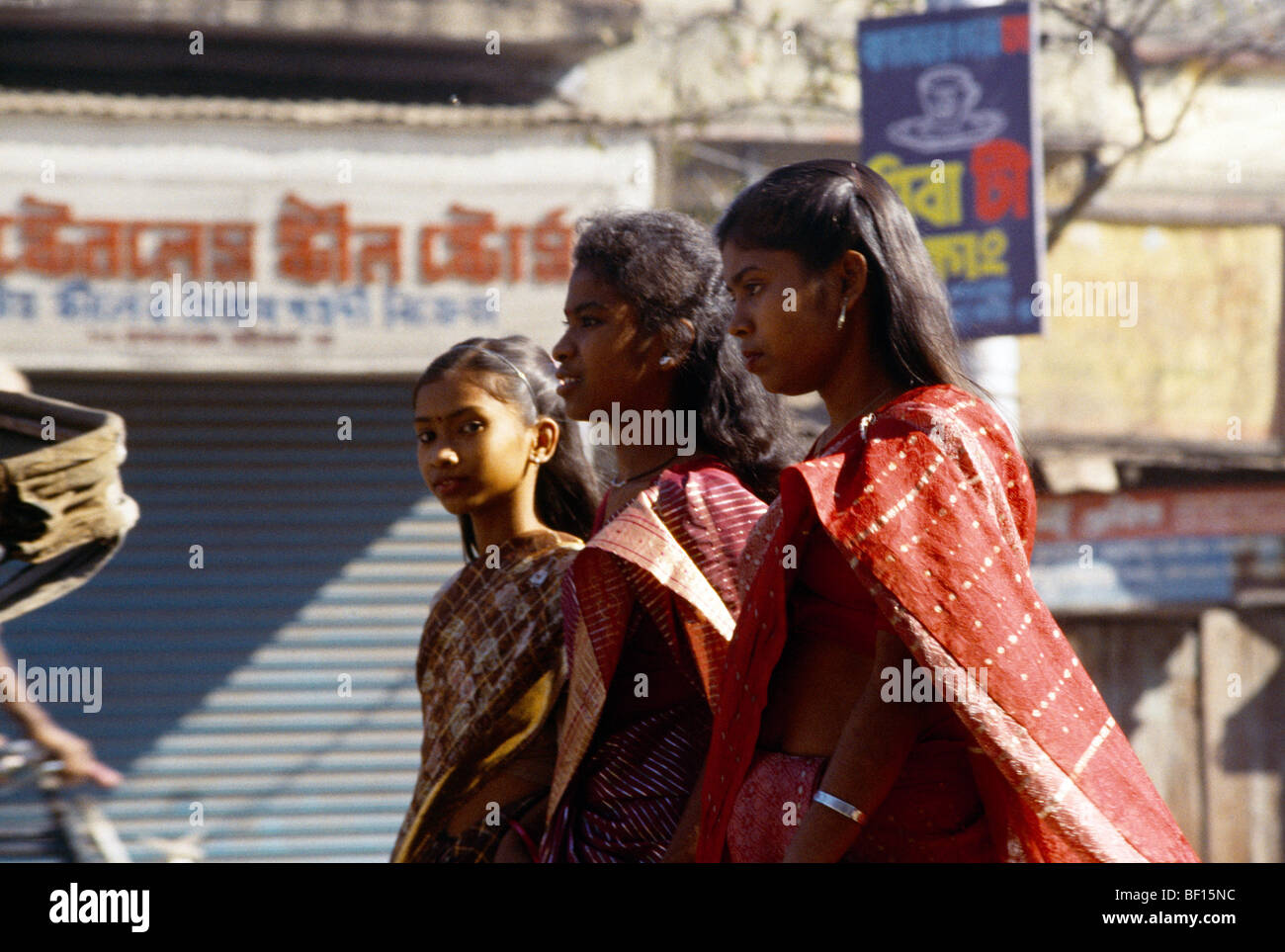 Kolkata India Girls Walking Together Stock Photo - Alamy