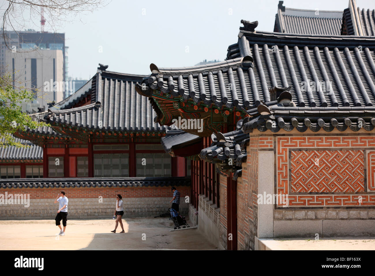 korean building South Korea Stock Photo - Alamy